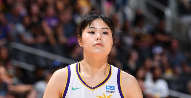 WNBA赛季结束，回WCBA？李月汝：等我养老再回！_腾讯新闻