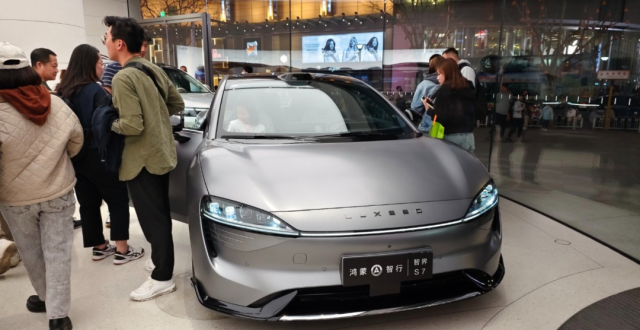 大格局！雷军推荐智界S7/蔚来ET5/小鹏P7_腾讯新闻