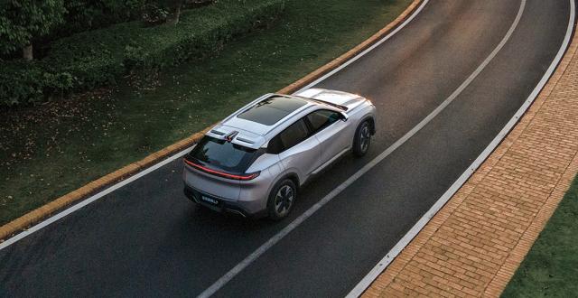 纯电L7正式上市！8155+智能座舱，超长续航，又帅又飒，10.99万_腾讯新闻