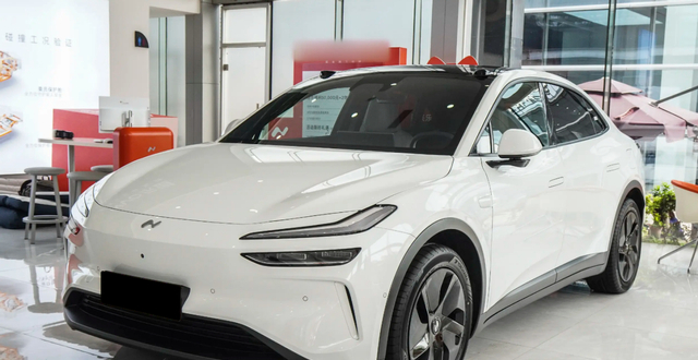 纯电中型SUV对决，乐道L60对决小鹏G7/G6，谁更好_腾讯新闻