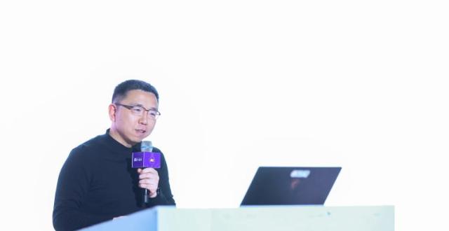 CSDN与华为联合发布新一代AI编程工具InsCode AI IDE ，引领智能编程新时代_腾讯新闻