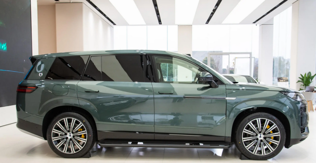 腾势N9 DM丨价格低调，配置高调，后续大型SUV定价基调也就40万级了_腾讯新闻