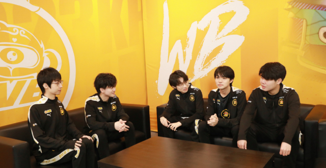 WB不敌狼队，梓墨打没了妖刀的FMVP，实在带不动野射辅_腾讯新闻