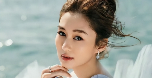 TVB前力捧花旦复出拍剧，颠覆形象拍短视频，与老公吵架要关窗_腾讯新闻