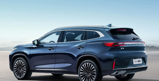 17万买大顶配！2.0T＋8AT，宽敞大5座，4驱261马力！_腾讯新闻