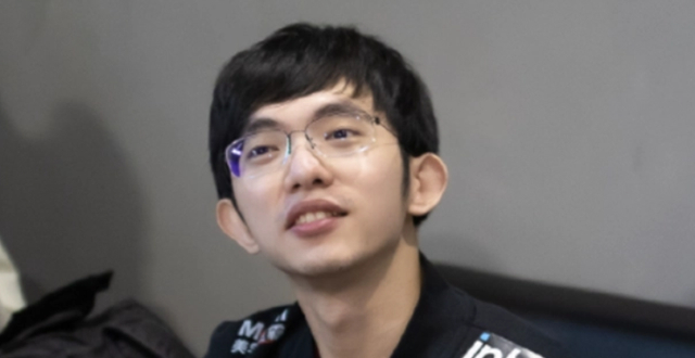 LPL官宣春转时间，圣枪哥去向引热议，Doinb能找到工作吗？_腾讯新闻