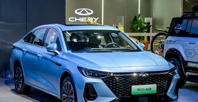 奇瑞风云A8开启盲订：搭载1.5T&1DHT混动系统，定价或成难题_腾讯新闻