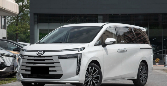 7座中型MPV，百公里油耗5.58L，配8155芯片，16.68万起咋样？_腾讯新闻