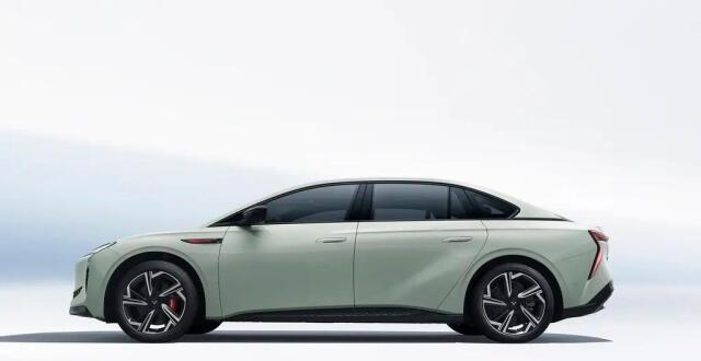 红旗EH7正式上市，22.98万元起售，最高续航820公里_腾讯新闻