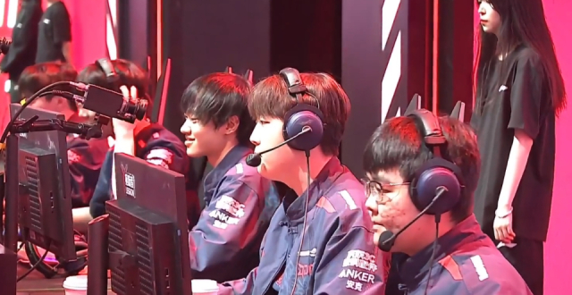 EDG以0：2不敌JDG，EDG全程梦游，几乎沦为人机比赛_腾讯新闻