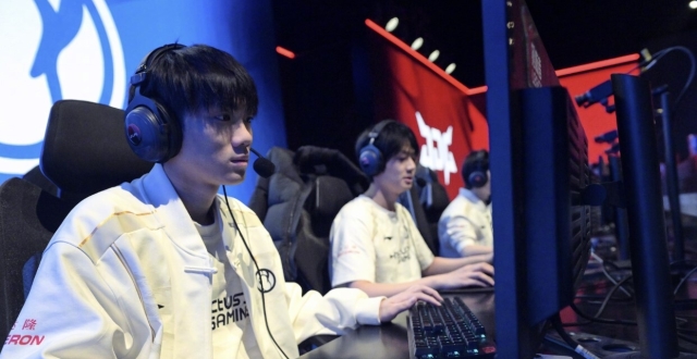 JDG2-0击败IG，拿下第11胜！YSKM全场0作用，牙膏单杀Ahn_腾讯新闻