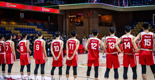 中国U16男篮勇进决赛！张懿赵杰24+6+6，赵博新2双成关键人物_腾讯新闻