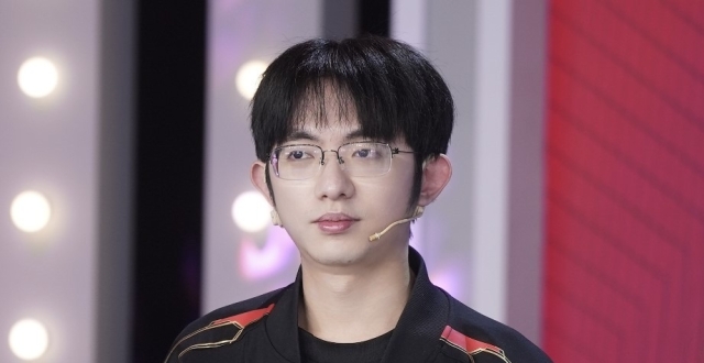 圣枪哥继续首发！JDG迎战NIP不变阵，中路Rookie对线牙膏_腾讯新闻