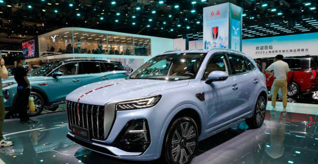 比途观L大一圈，新红旗HS5定价克制，2.0T配8AT比1.4T爽多了_腾讯新闻