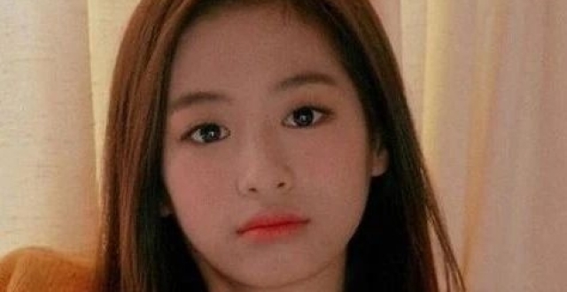 新一代神颜？Babymonster成员AHYEON预告照公开引关注_腾讯新闻