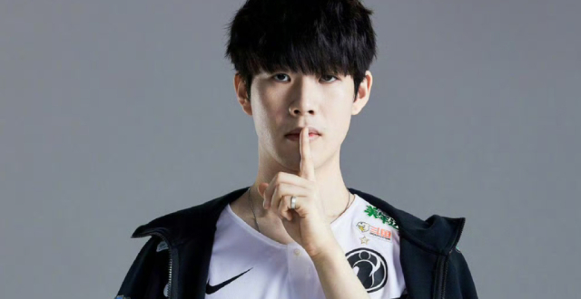 “LPL转会保真汇总图”火了，EDG拒绝摆烂，Theshy和Rookie加盟IG_腾讯新闻