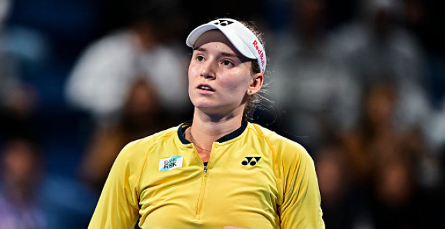 WTA1000多哈四强诞生！斯瓦泰克2-0轻松横扫，莱巴金娜2-0晋级_腾讯新闻