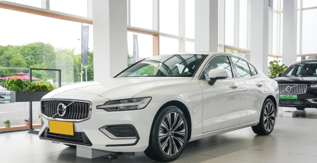 优惠9万，入门也有2.0T+8AT，沃尔沃S60能买吗？_腾讯新闻