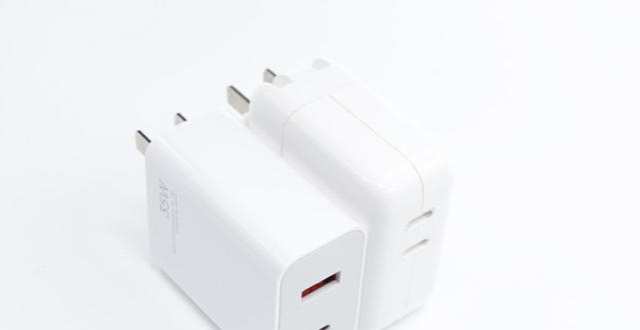 110V～电压下，小米35W 1A1C充电器兼容性表现如何？_腾讯新闻
