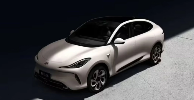 智己 LS6 车型全系直降 10000 元，售价 21.99 万起_腾讯新闻