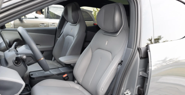 主打原创设计，13.89万起买轻奢纯电SUV，领克Z20入门版就够了_腾讯新闻