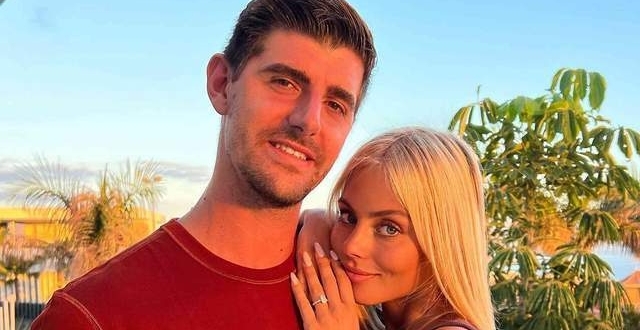 50岁情人控诉皇马32岁门神：抛弃儿子 付不起贷款房快塌了_腾讯新闻