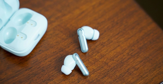 lifeme魅蓝Blus E Pro体验，百元降噪耳机的“卷王”_腾讯新闻