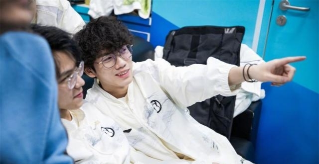 我会出手，369放话教育yskm，Doinb：上个这么说的快没工作了_腾讯新闻