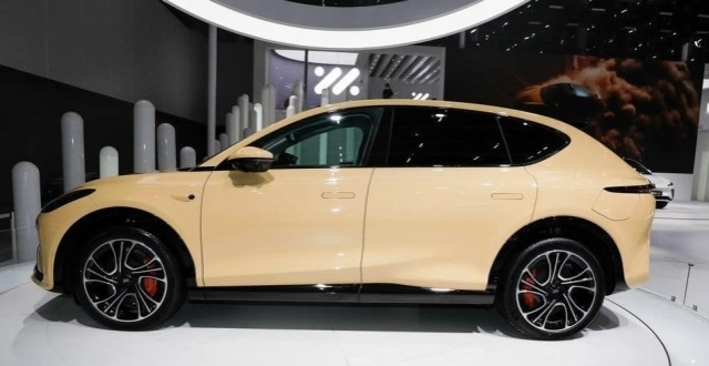 只是狂堆配置？解析智己LS7，不逊蔚来ES6_腾讯新闻