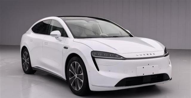 智界R7增程版核心参数曝光 搭载1.5T发动机百公里油耗5.68升_腾讯新闻