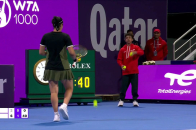 WTA1000多哈站1/32决赛：凯斯勒vs贾巴尔丨被她装到了！贾巴尔被动中切球将对手调至网前 随后挑高球拿下制胜分_腾讯新闻