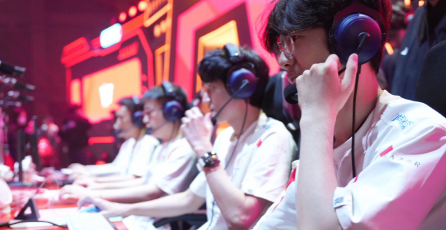 关键战惜败WBG，WE官博深夜致歉，Theshy轻松单防Hope_腾讯新闻