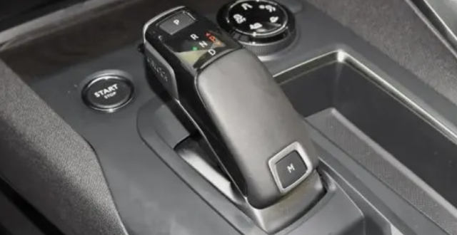 标配8AT＋211马力，7座合资SUV降到15.28万，却无人识货_腾讯新闻