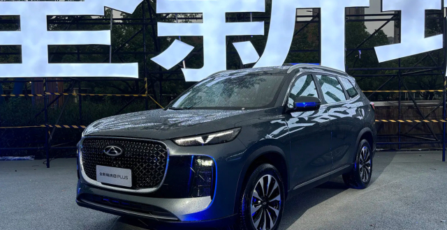 价格拿出诚意，瑞虎8PLUS起步10.99万，高配用上自研8AT变速箱_腾讯新闻