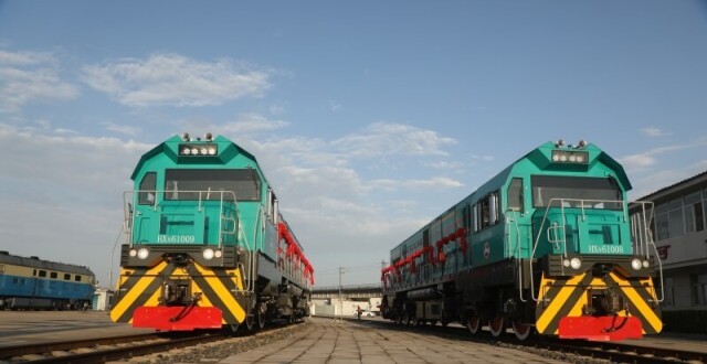 “中车资阳造”HXN6型新能源机车开进京津冀_腾讯新闻