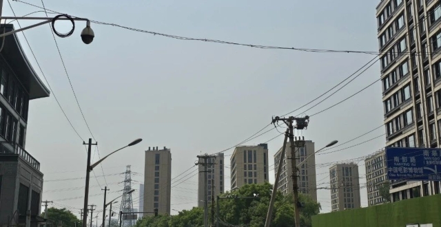 “最少有5万人口，全部要入住了”，可这里却像是个“孤岛”……_腾讯新闻