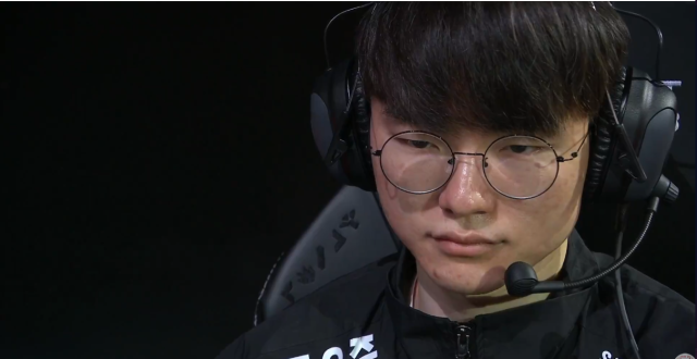 Faker缺阵新中单致命失误DK终于击败T1！Deft打出7万伤害_腾讯新闻