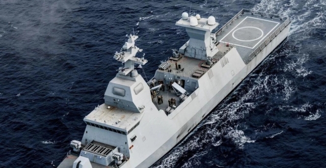 红海行动！以军出动4艘最强舰，单舰导弹90枚，比052C还多_腾讯新闻