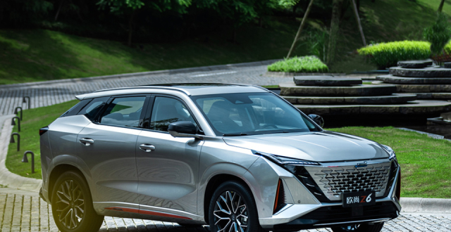 长安欧尚Z6 2.0T车型上市 售价12.79-13.79万元_腾讯新闻