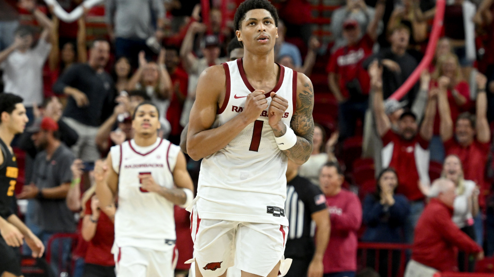 米利克-托马斯得到26分3篮板3助攻2抢断_腾讯新闻