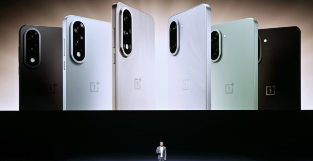 2499元，一加 Ace 5 至尊版发布，重塑游戏流畅标准_腾讯新闻