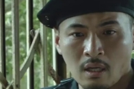 《突袭之丛林探险》竖版预告 战狼激战猛兽_腾讯新闻