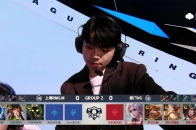 【2024KPL春季赛】2月21日 厦门VG vs 上海RNG.M_01:教练上场？笑沈梦溪狂轰乱炸，VG先赢一局！_腾讯新闻