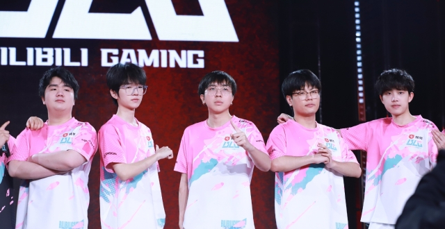 VCTCN：上半场打出十连胜一骑绝尘，BLG 2-0击败AG晋级季后赛_腾讯新闻