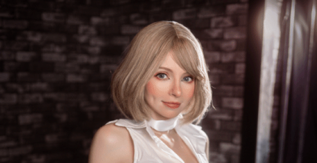 《生化4RE》碍事梨演员新COS图 曼妙身材超吸睛_腾讯新闻