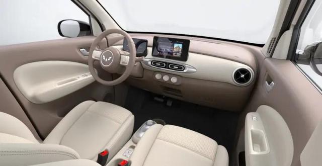 宏光MINIEV四门版开启预订 下订可享至高价值1万元优惠_腾讯新闻