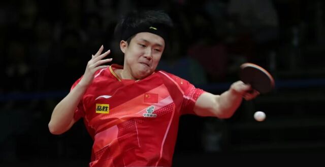 亚锦赛：王楚钦3-2顶住压力！5-9落后大逆转，梁靖崑出战换掉马龙_腾讯新闻