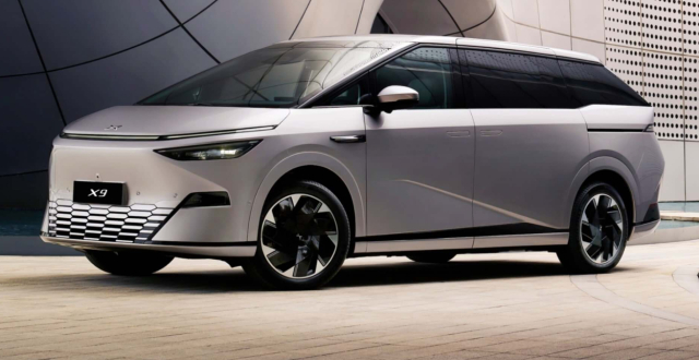 廉价版小鹏X9上市！5星满配MPV，全系2.0T+9AT仅14.98万_腾讯新闻