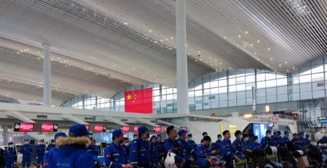 又一批广东救援力量驰援土耳其！有队员带上糖果安慰灾区儿童_腾讯新闻